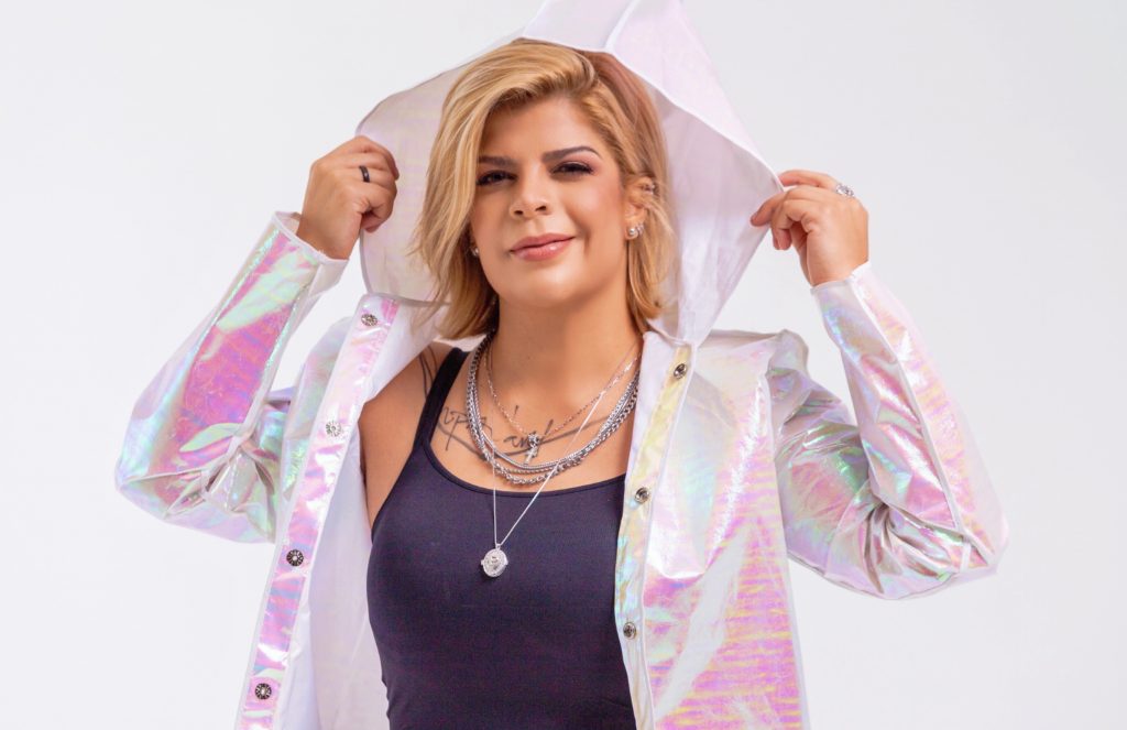 PAULA MATTOS MOSTRA LADO DESCONTRAÍDO NO CLIPE DE “TÔ COM A RÊ ...