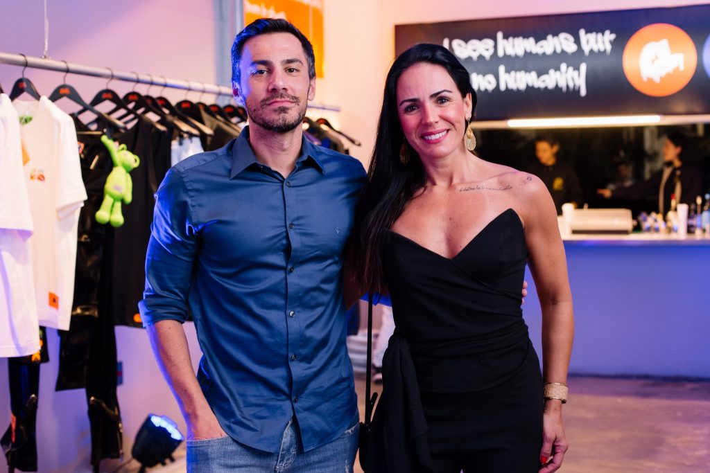 GALERA ESTILOSA CELEBRA A NOVA COLEÇÃO DA MARCA DE STREETWEAR GLOWSHINE ...