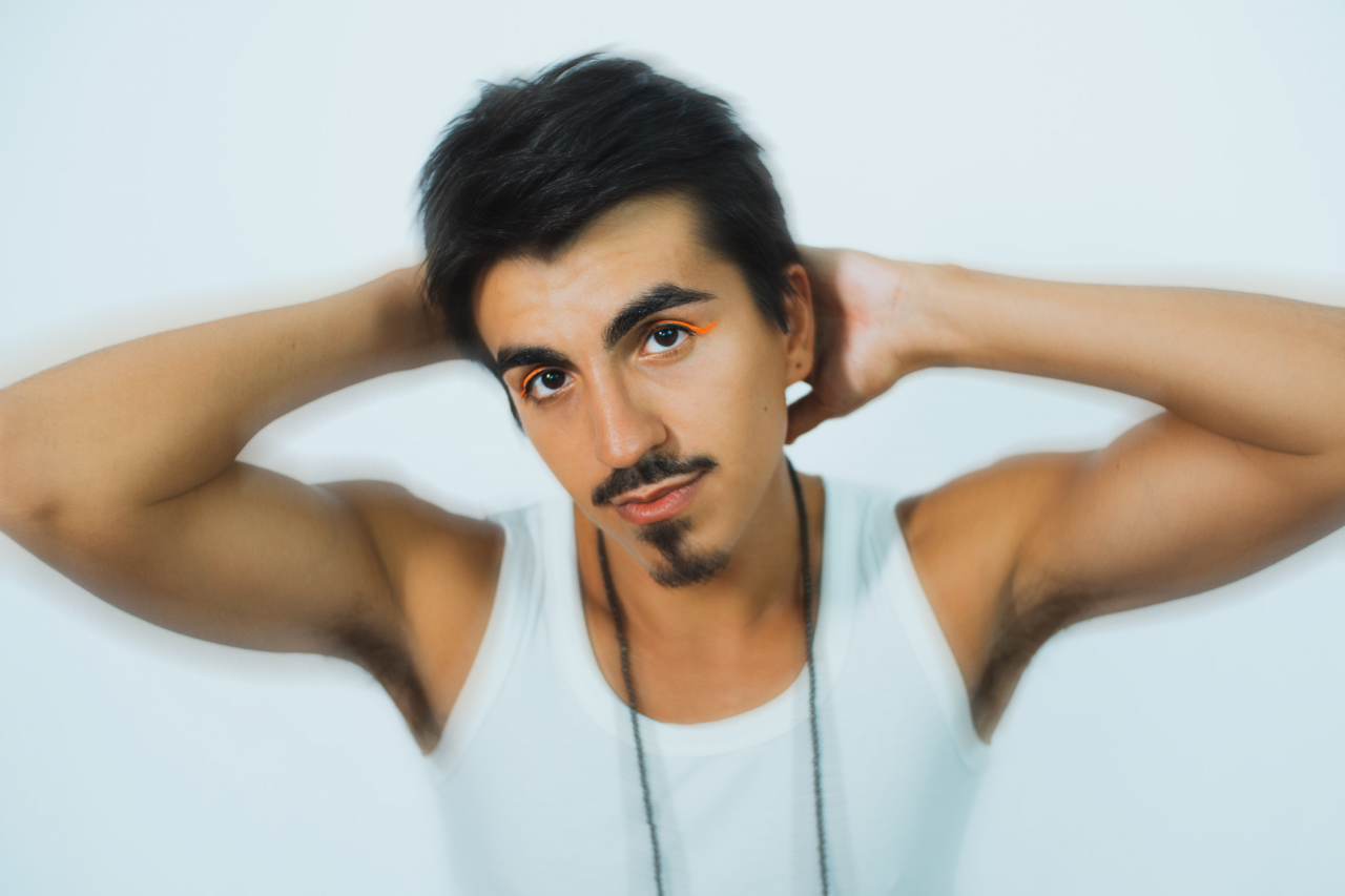 VITOR SOLTAU SE UNE A PAULO NOVAES NA ENVOLVENTE CANÇÃO “ATALAIA ...