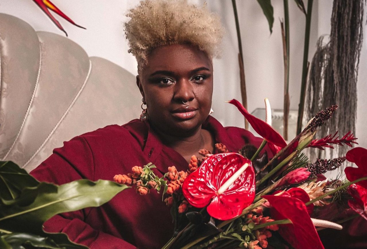 ELLEN OLÉRIA APRESENTA O SHOW DE SEU NOVO DISCO “RE. TRATO” NO PALCO DO ...